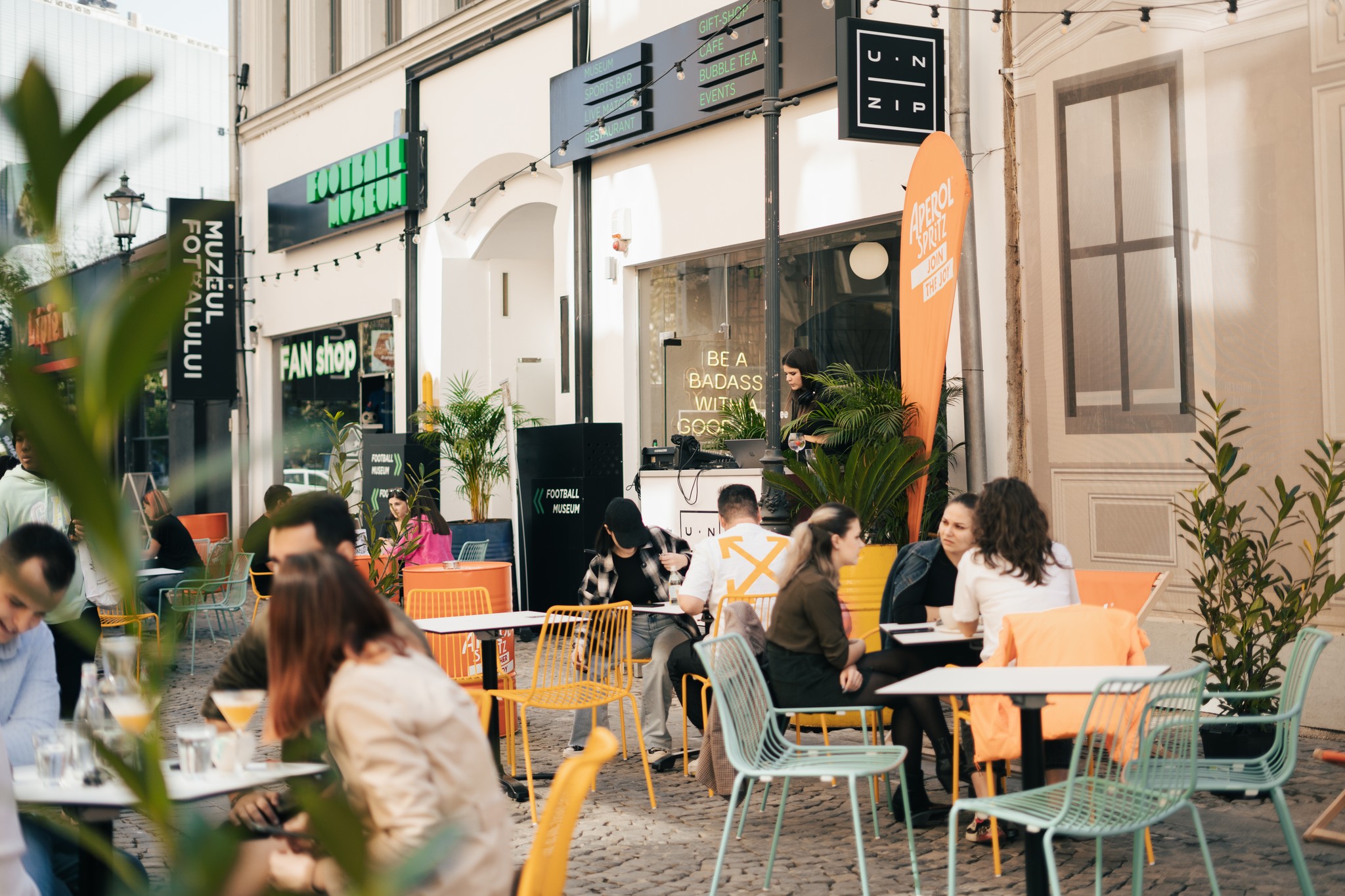 Unzip - Bucuresti - Rezervări online prin Bookingham